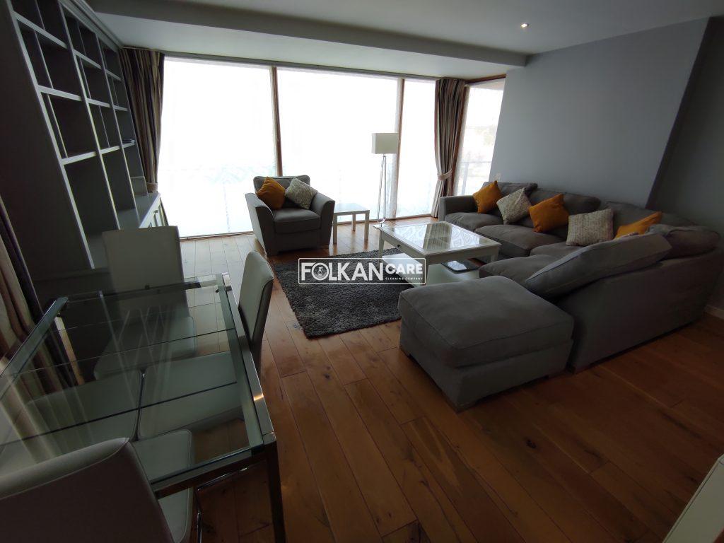 Complete guide to cleaning mirrors and windows without streaks - FolkanCare